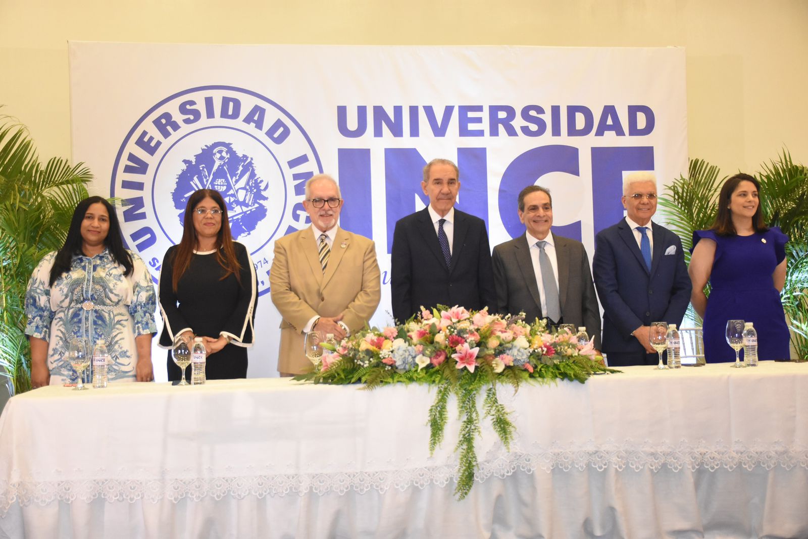 MESCyT impulsa la educación superior con 27 becas nacionales para ...